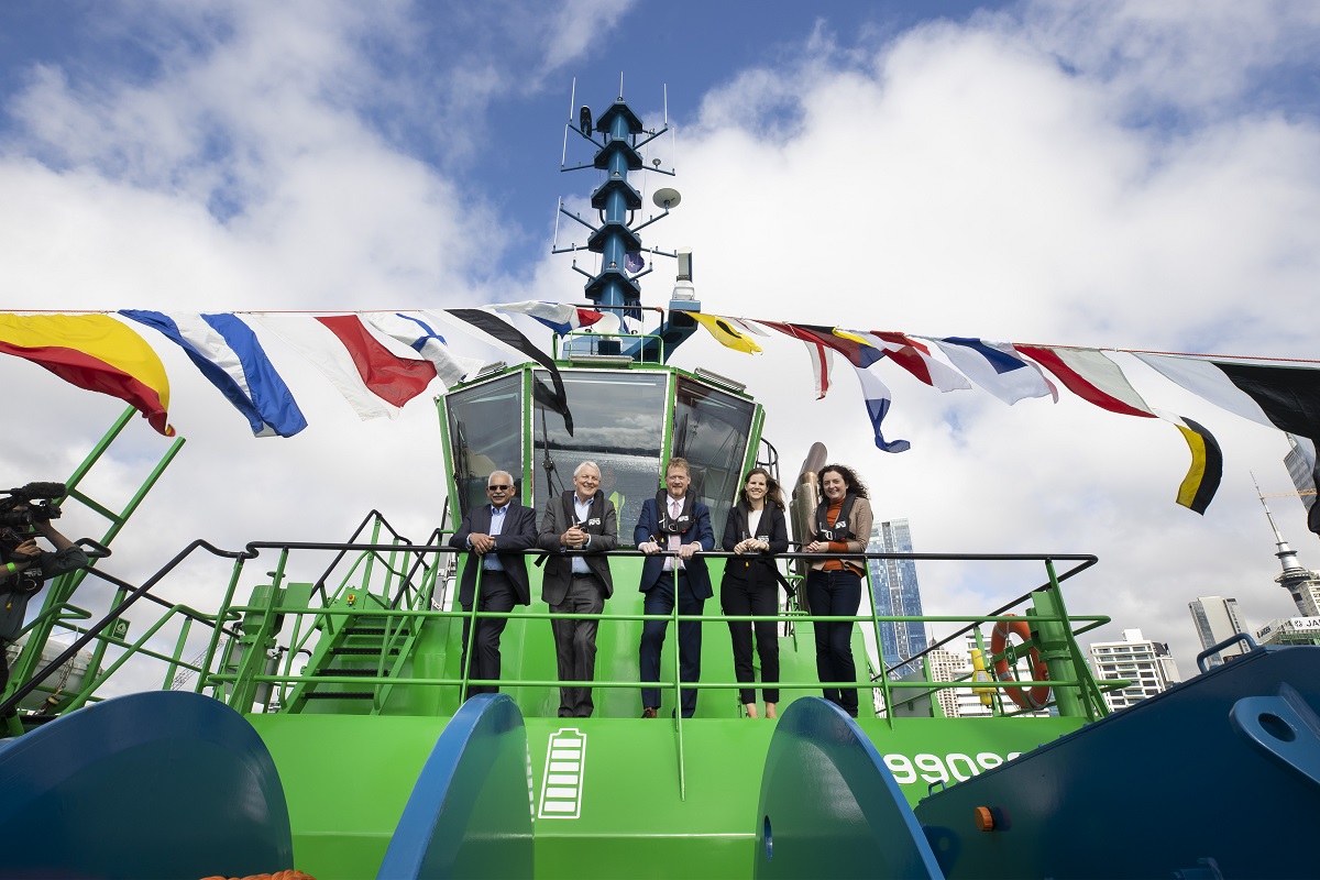 Damen’s first all-electric tug Sparky, delivered to Ports of Auckland ...